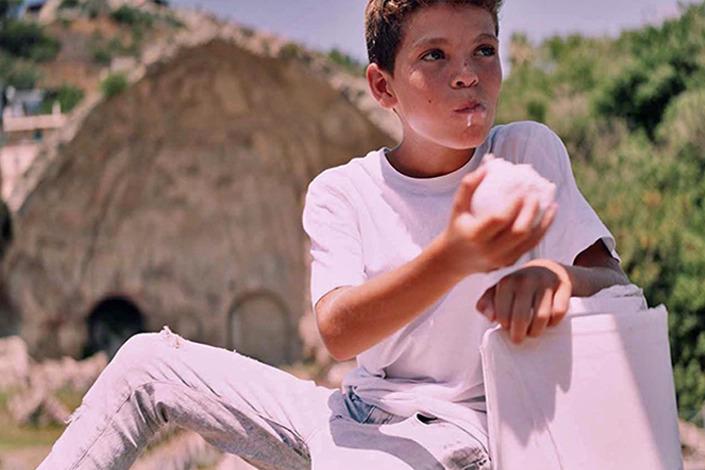 ‘A Muzzarell’, la recensione del film di Santangelo