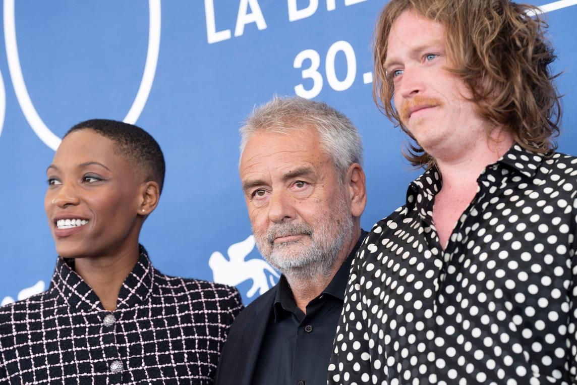 Luc Besson presenta Dogman, in gara a Venezia 80, con Caleb Landry ...