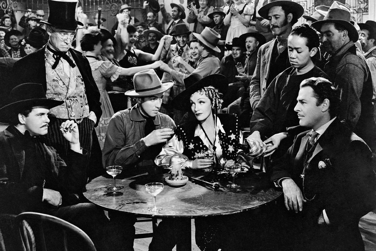 Western, un genere inesauribile. Tre film da riscoprire: La campana ha ...